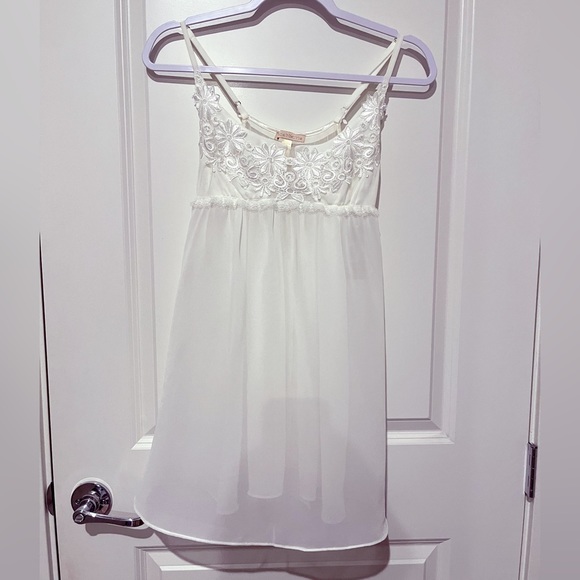 Flora Nikrooz | Intimates & Sleepwear | Flora Nikrooz Cream Intimate ...